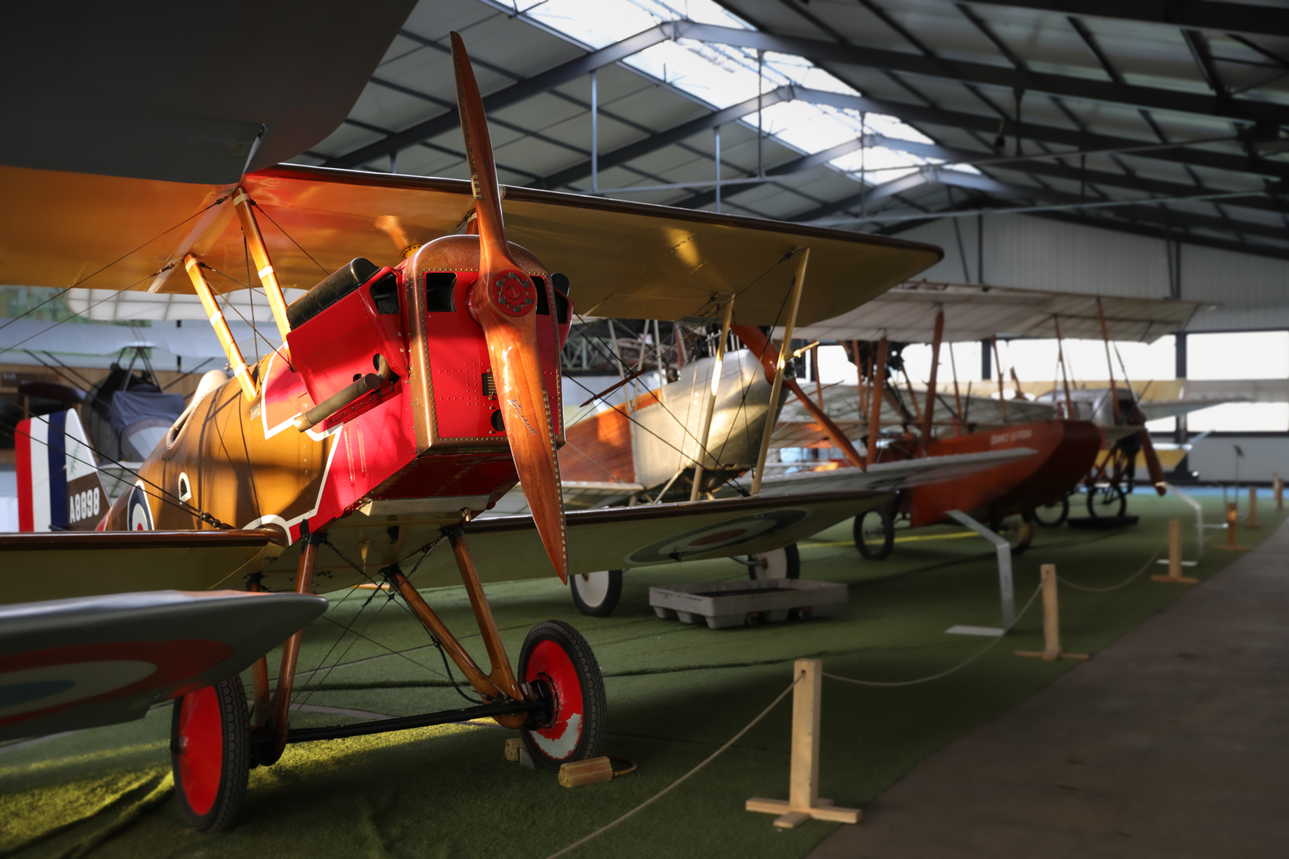 Dans la peau des pionniers de l'aviation au Musée Volant Salis ...